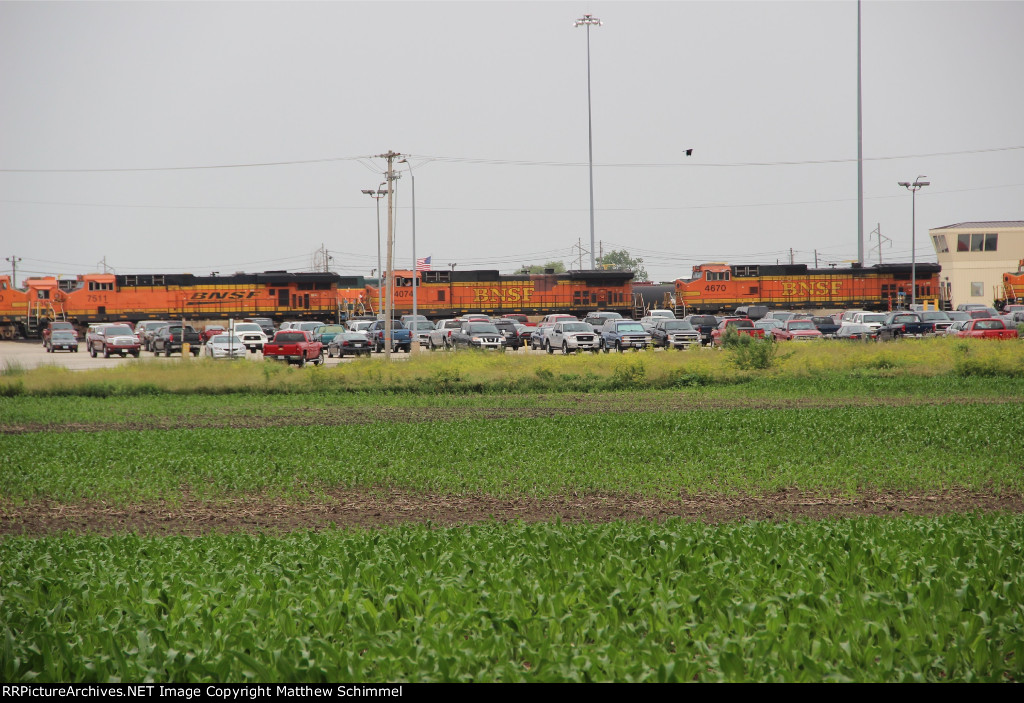 BNSF 7511 & BNSF 4074 & BNSF 4670